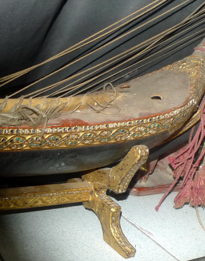 Saung Gauk Instrument