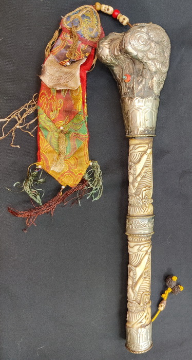 Buddha Statue and Asian antiques at the Asiatic Bazaar: Tantric Sculls